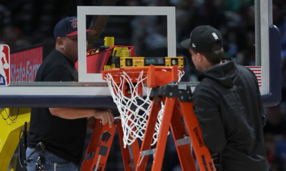 NBA, Robert Williams schiaccia e il canestro deve essere sistemato: 40 ...