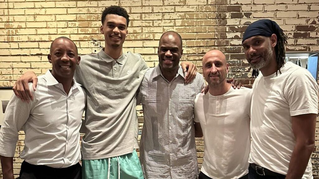 NBA, Wembanyama incontra Tim Duncan, Ginobili e David Robinson: "Sono ...